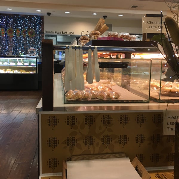 Bosco Bakery Cafe - Bakery in Wilshire Center - Koreatown
