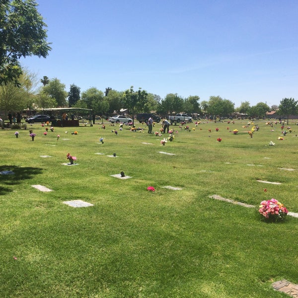Saint Francis Cemetery - Camelback East - 2033 N 48th St
