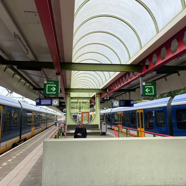 Station Weesp - Rail Station in Weesp