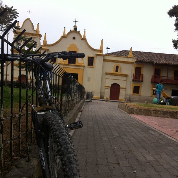 Plaza Principal de Bojacá - Carrera 3 3 1-99
