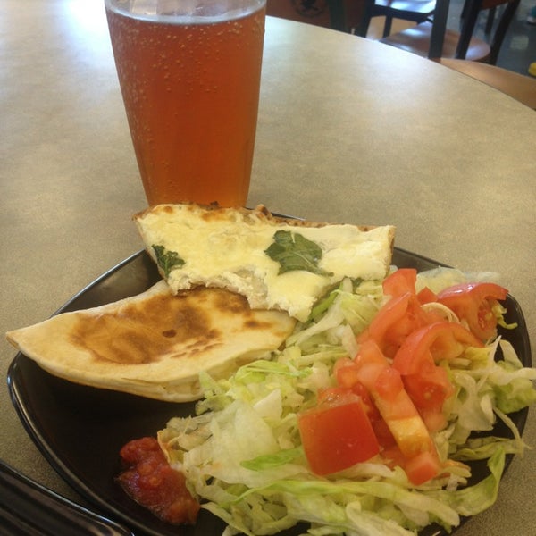 Hasbrouck Dining Hall - College Cafeteria