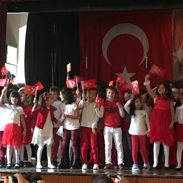 BUMED Merak Eden Çocuk Moda ilkokulu - Elementary School in Caferağa