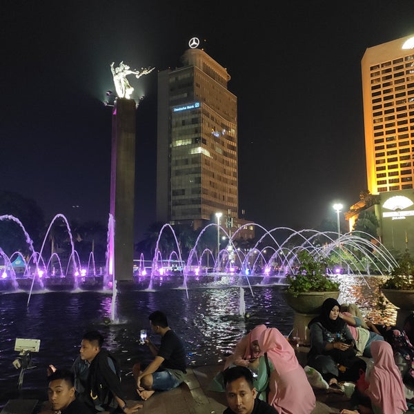 Photos at Bundaran Hotel Indonesia (Monumen Selamat Datang) - Menteng ...