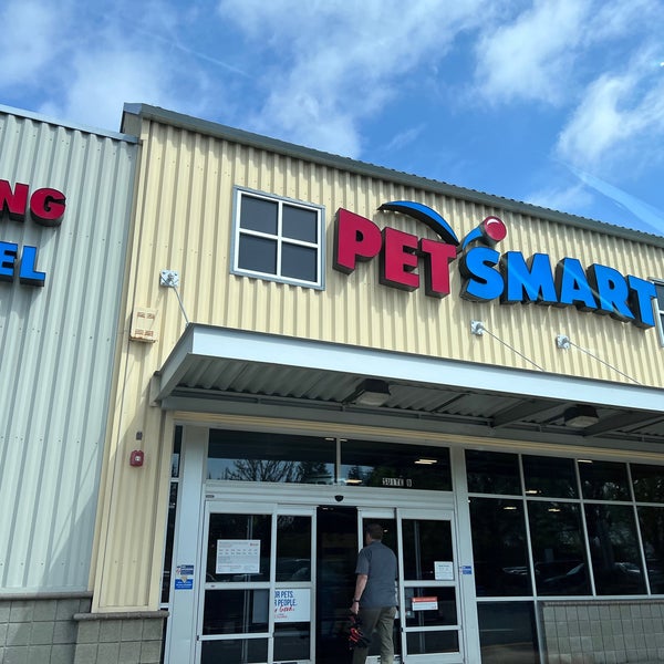 Petsmart Storefront