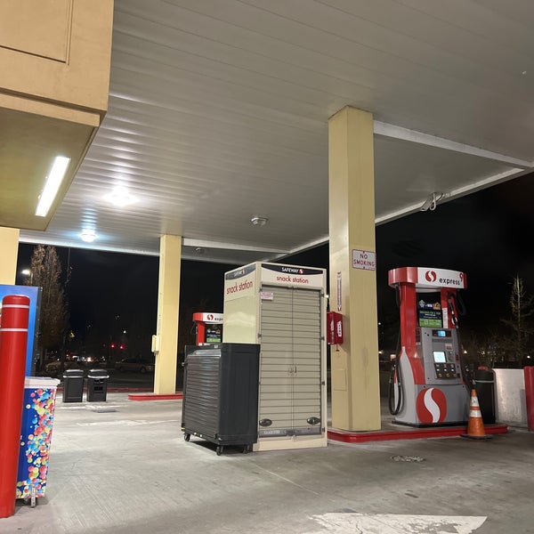 Safeway Gas - Fuel Station in Crossroads