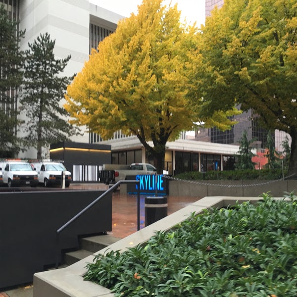 Expedia (Skyline Tower) - Office in Bellevue