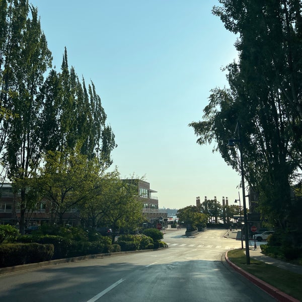 Carillon Point - 4100 Carillon Pt