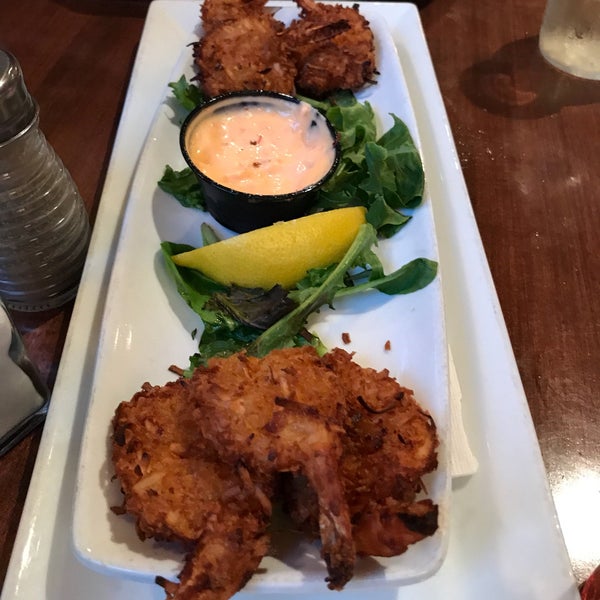 The Old Triangle Irish Alehouse - 89 University Ave.