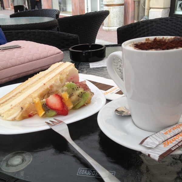 Кафе – сладкарница Неделя (Nedelya Cafe & Patisserie) (Now Closed ...