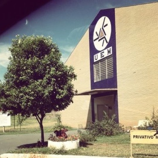 UEM Campus Umuarama - College Library