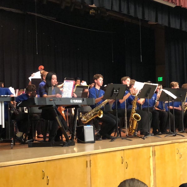 Foothill Middle School - Middle School in Walnut Creek