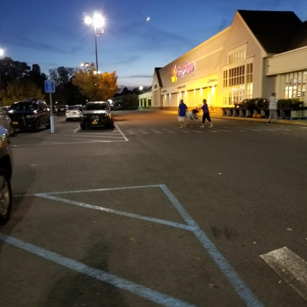 Super Stop & Shop - 2425 Palmer Ave