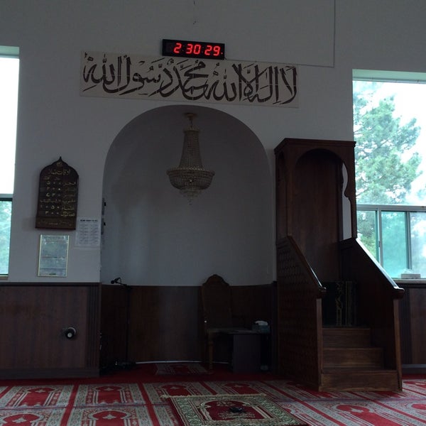 Makki Masjid Brampton - Mosque in Brampton