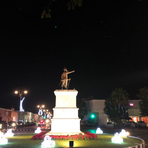 Monumento a Francisco de Montejo y Su Hijo El Avanzado - 183 visitors