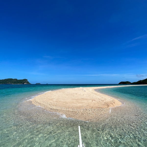 Bantigue Sandbar - Carles, Iloilo