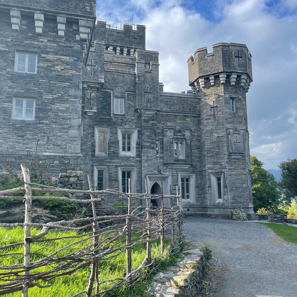 Wray Castle - Castle