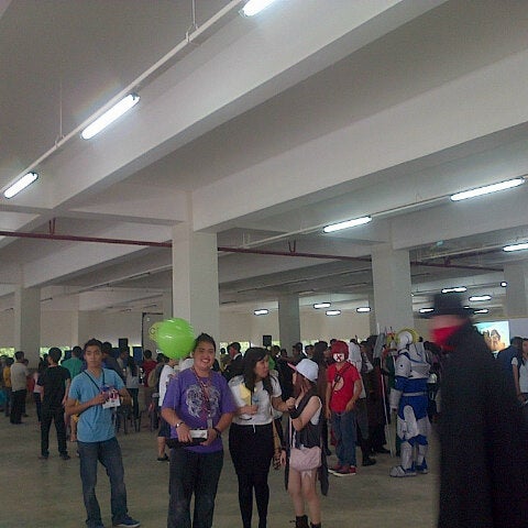 Sacred Heart School - Ateneo de Cebu - Gravel Parking - 19 visitors