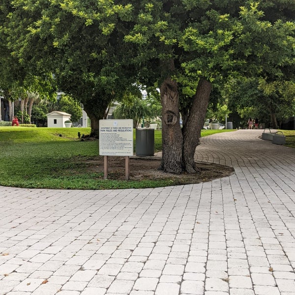 Brickell Park - Park in Miami Financial District