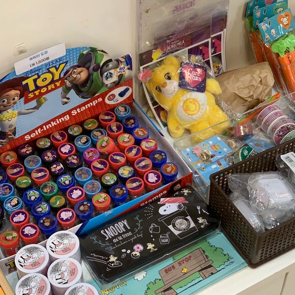 디자인스퀘어 (Design Square) - Gift Store in 서교동