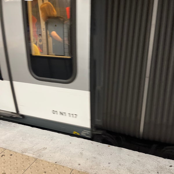 Métro Strasbourg—Saint-Denis [4,8,9] - Metro Station in Paris