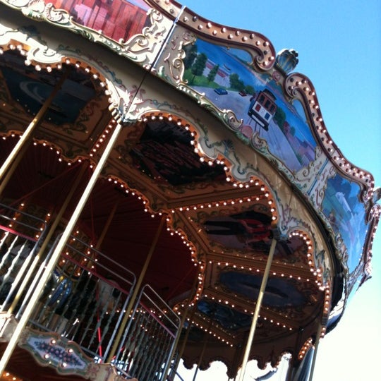 The Carousel at Pier 39 - Theme Park Ride / Attraction in San Francisco