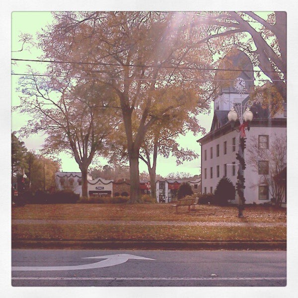 Fayetteville Square - 7 tips from 781 visitors