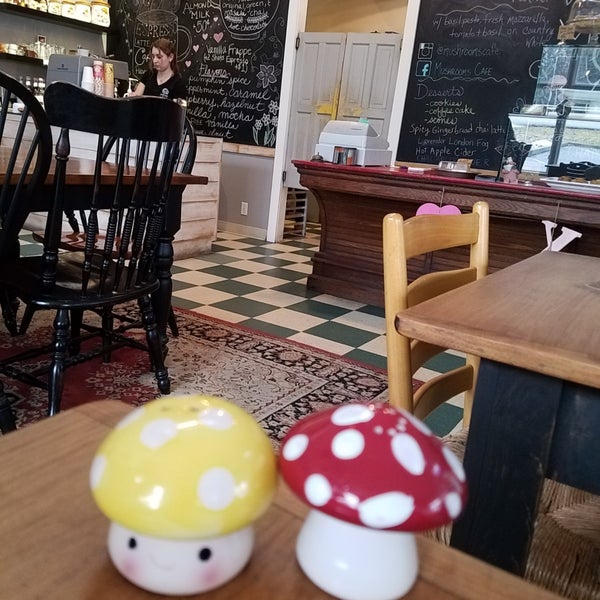 Mushrooms Cafe - 880 Baltimore Pike