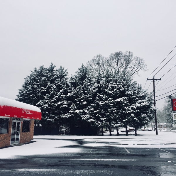 Alpha Restaurant - Diner in Taylors