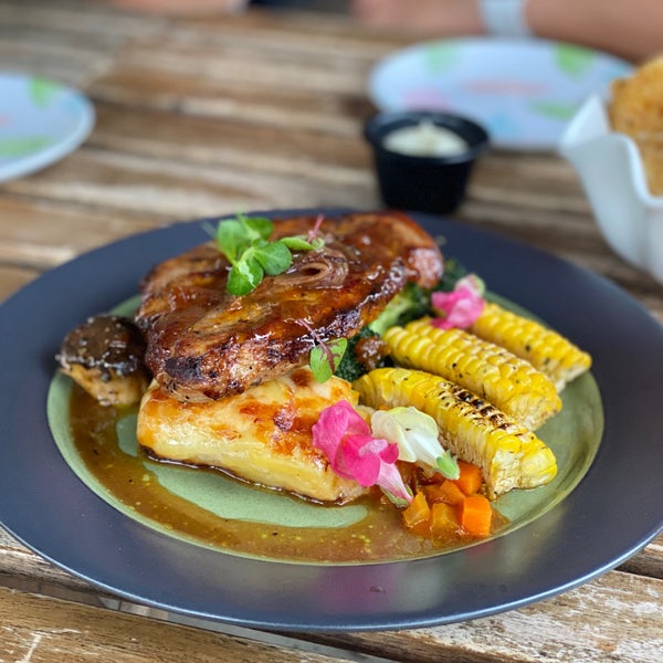 Whisk & Paddle - Café in Singapore