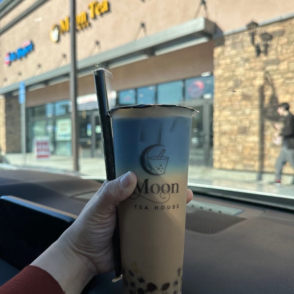 Moon Tea House - 6 visitors