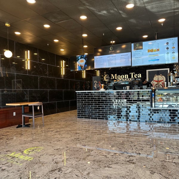 Moon Tea House - 6 visitors