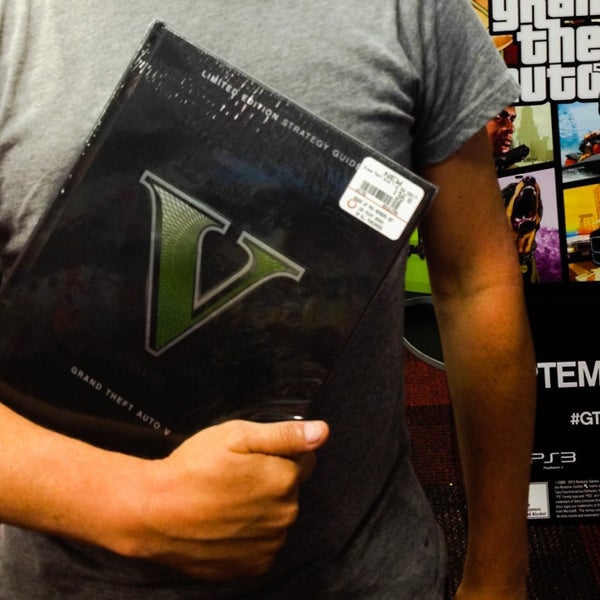 Gamestop (Now Closed) - Diamond Head - Kapahulu - St. Louis - Honolulu, HI