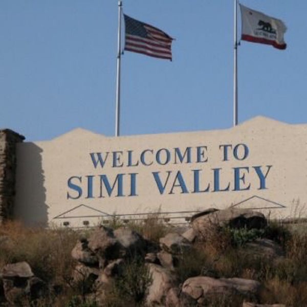 118 And The Simi Valley Town Center Sign - Road in Simi Valley