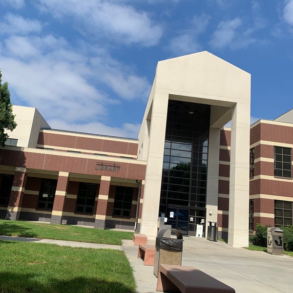 Irvine Valley College Library - Library in Oak Creek
