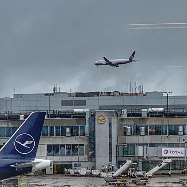 Gate B22 - Flughafen - 1122 visitors