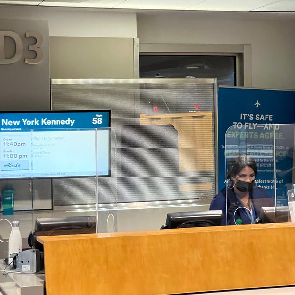 Gate D3 - Airport Gate in SeaTac