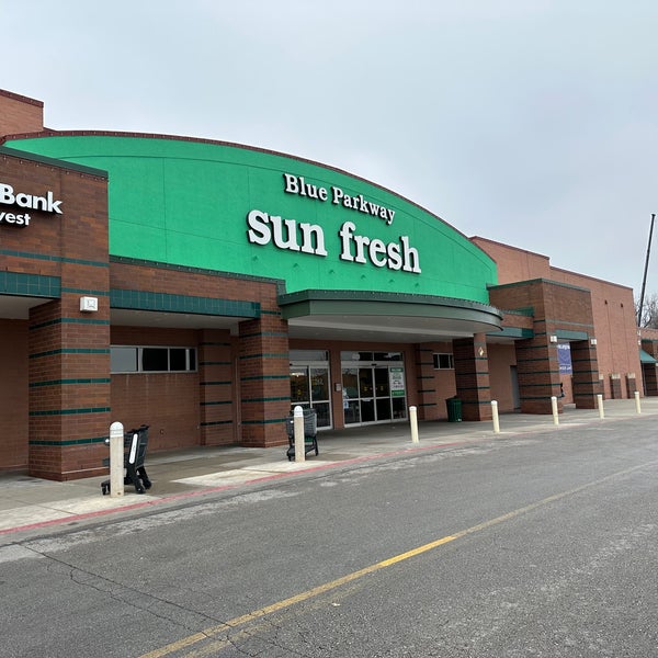 Blue Parkway Sun Fresh - Grocery Store in Kansas City