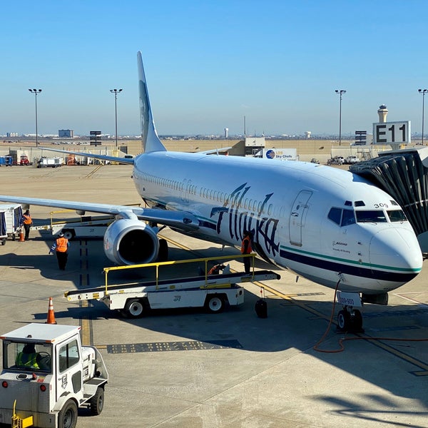 Gate E11 - Airport Gate