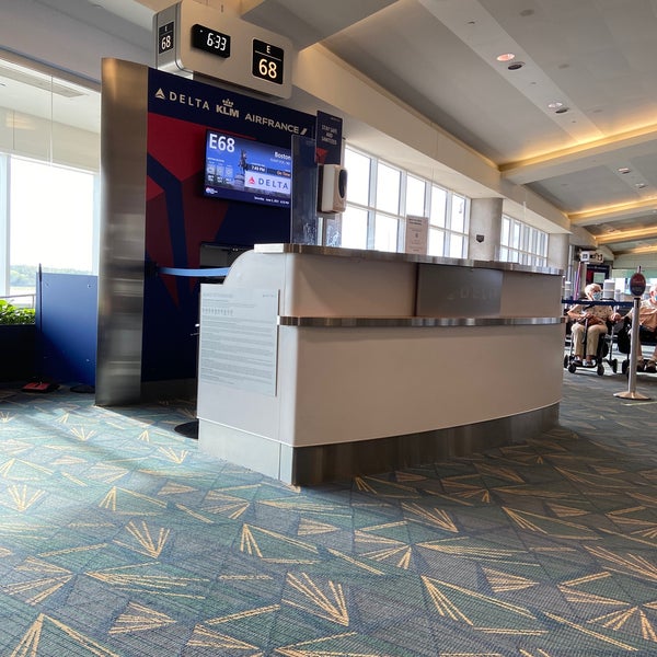 Gate E68 - 4 tips from 891 visitors