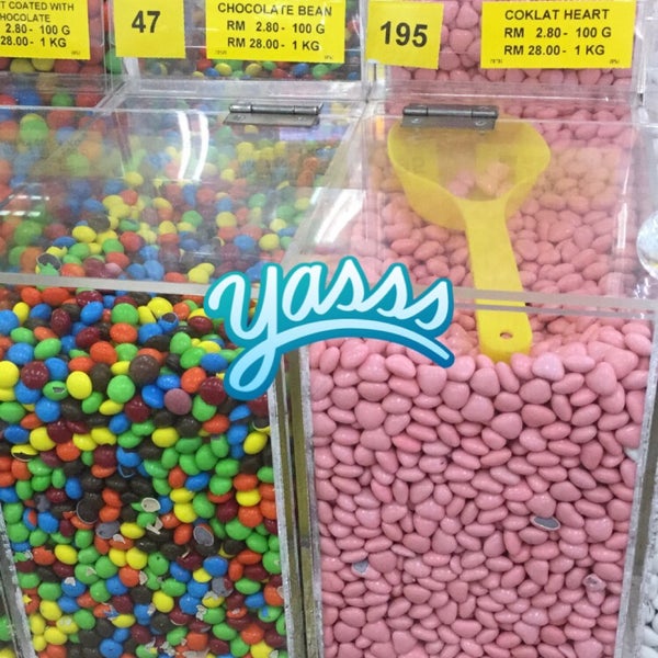 Photos at Kedai Kurma Ajees - Kuala Terengganu, Terengganu