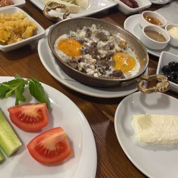 Van Kahvaltı Evi - Breakfast Spot in İstanbul