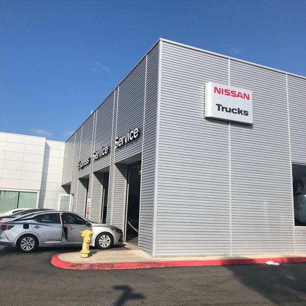 Team Nissan - Car Dealership