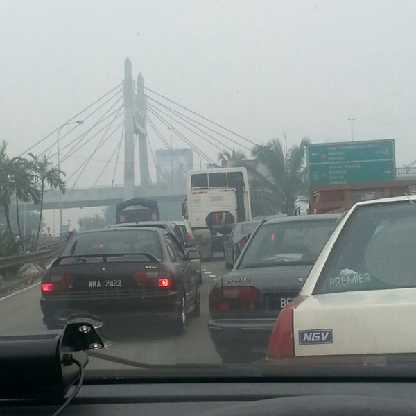 Photos at trafik light jambatan motorola LDP highway