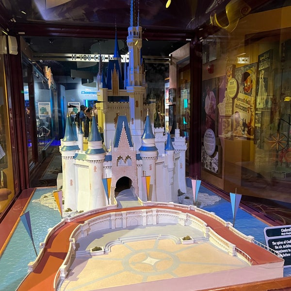 Walt Disney Presents - Walt Disney World Resort - Animation Courtyard ...