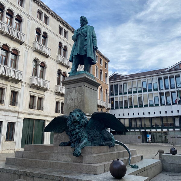 Campo Manin - San Marco - Campo Manin