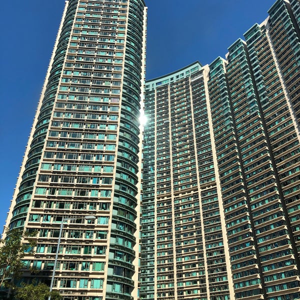 Photos at Royal Peninsula 半島豪庭 - Housing Development in Hung Hom
