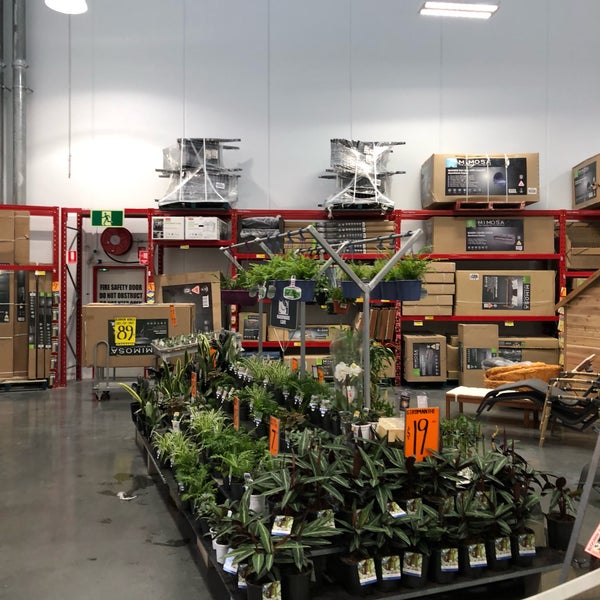 Bunnings Warehouse - Hardware Store