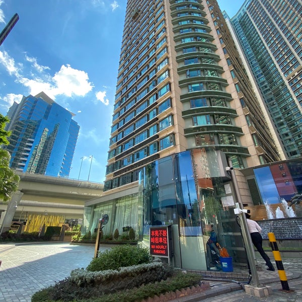 Photos at Royal Peninsula 半島豪庭 - Housing Development in Hung Hom