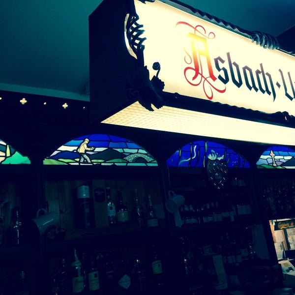 Roundwood Inn - Pub in Roundwood