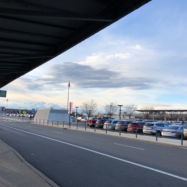 Curb Bus Stops - Saarinen Cir